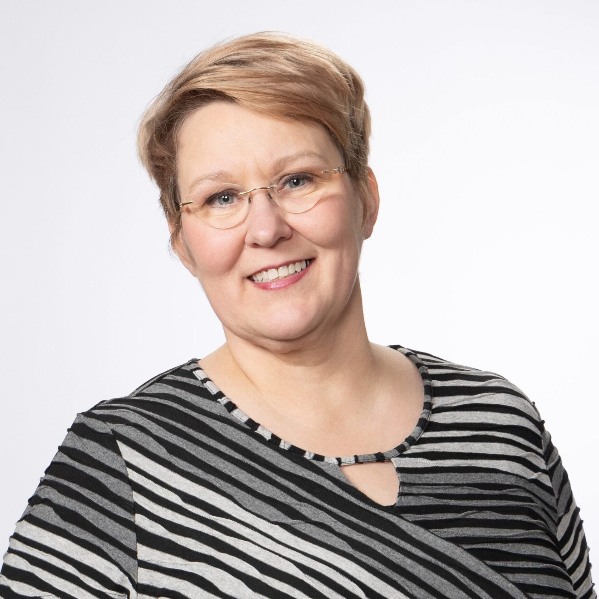 Myynnin yhteystiedot - Retta